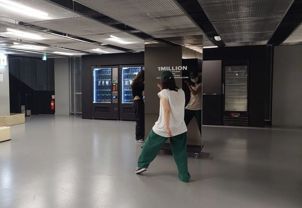 How To Take A K Pop Dance Class Online or In Seoul 