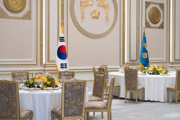 How to Visit The Blue House in Korea (Cheongwadae)