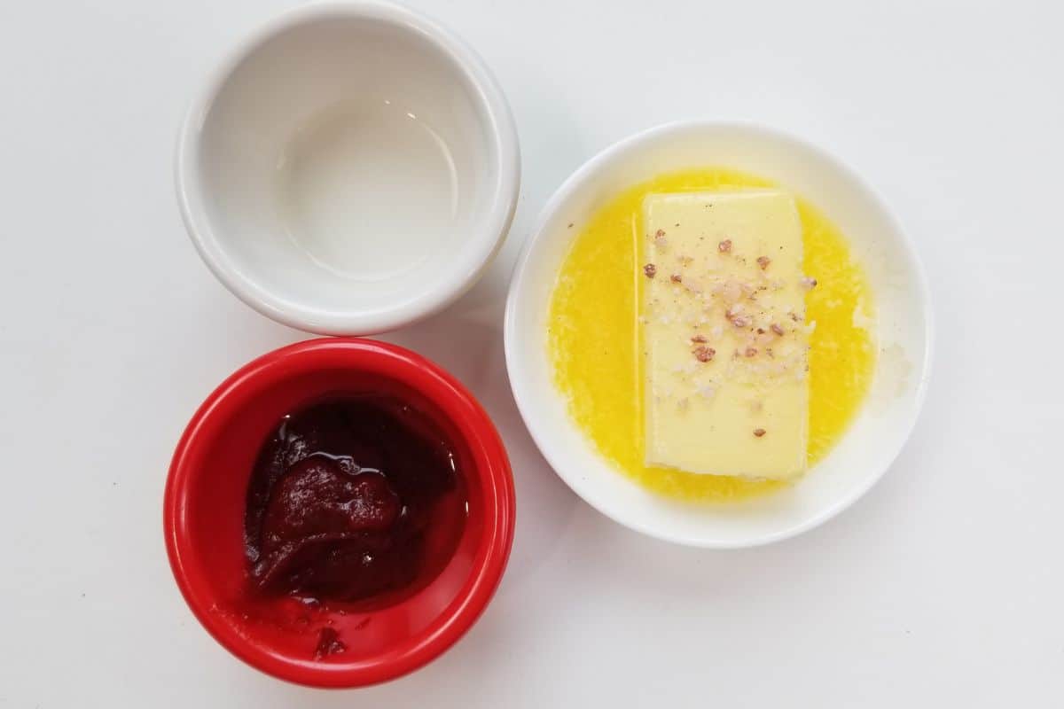 Quick Gochujang Butter Sauce (5 Ingredients)