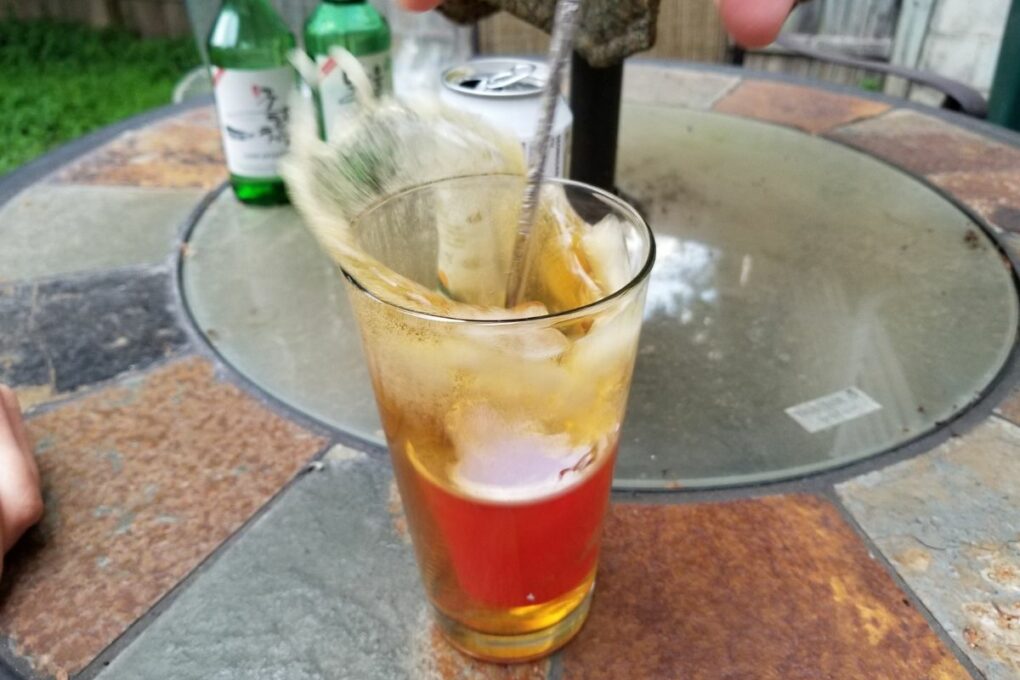 What is Somaek? (Origin & Recipe for Soju Bomb Cocktail)