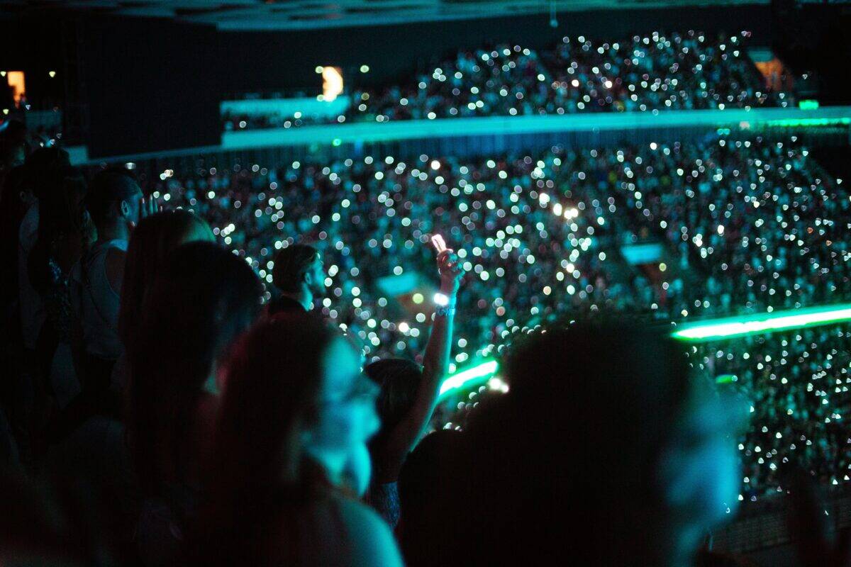 Lightstick Lore 101: History, Hidden Modes & Concert Hacks